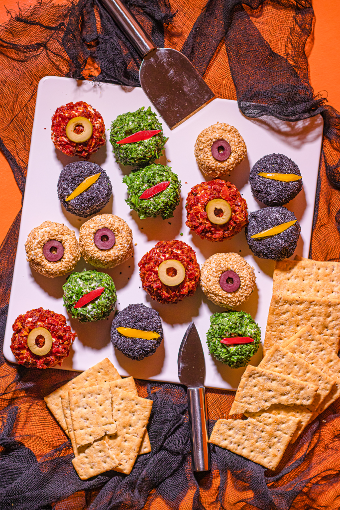 halloween-eyeball-cheeseballs-recipe - kiyafries